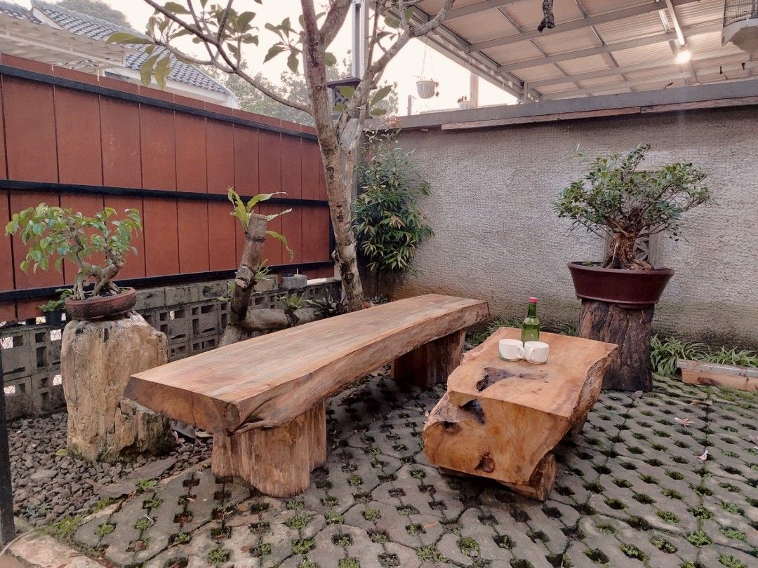 Set up meja dan bangku kayu untuk taman, Perkebunan di Carousell