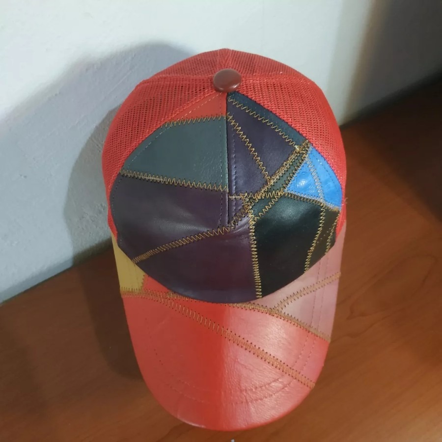 topi kulit jaring, Fesyen Pria, Aksesoris, Topi di Carousell