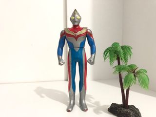 Kaiju Ultraman Dinosaur Tank Bandai Sofubi Dino-Tank, Hobbies & Toys ...