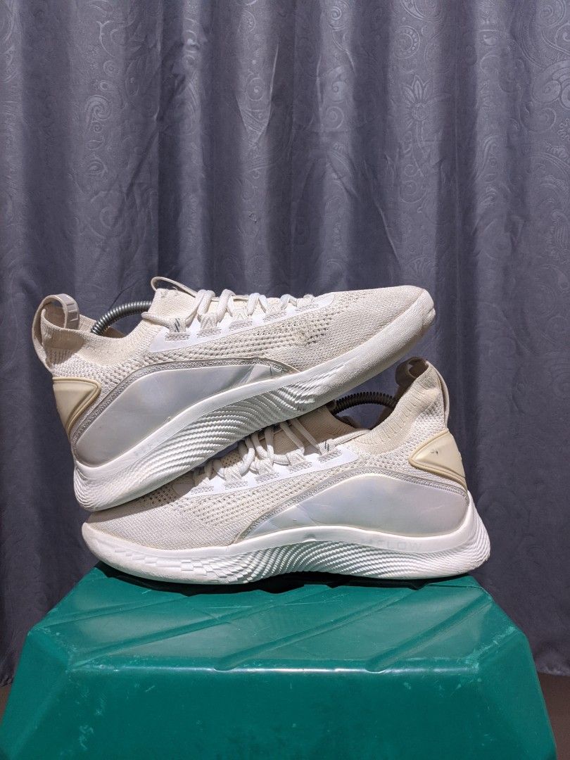 Under Armour Curry Flow 8, Fesyen Pria, Sepatu , Sneakers di Carousell