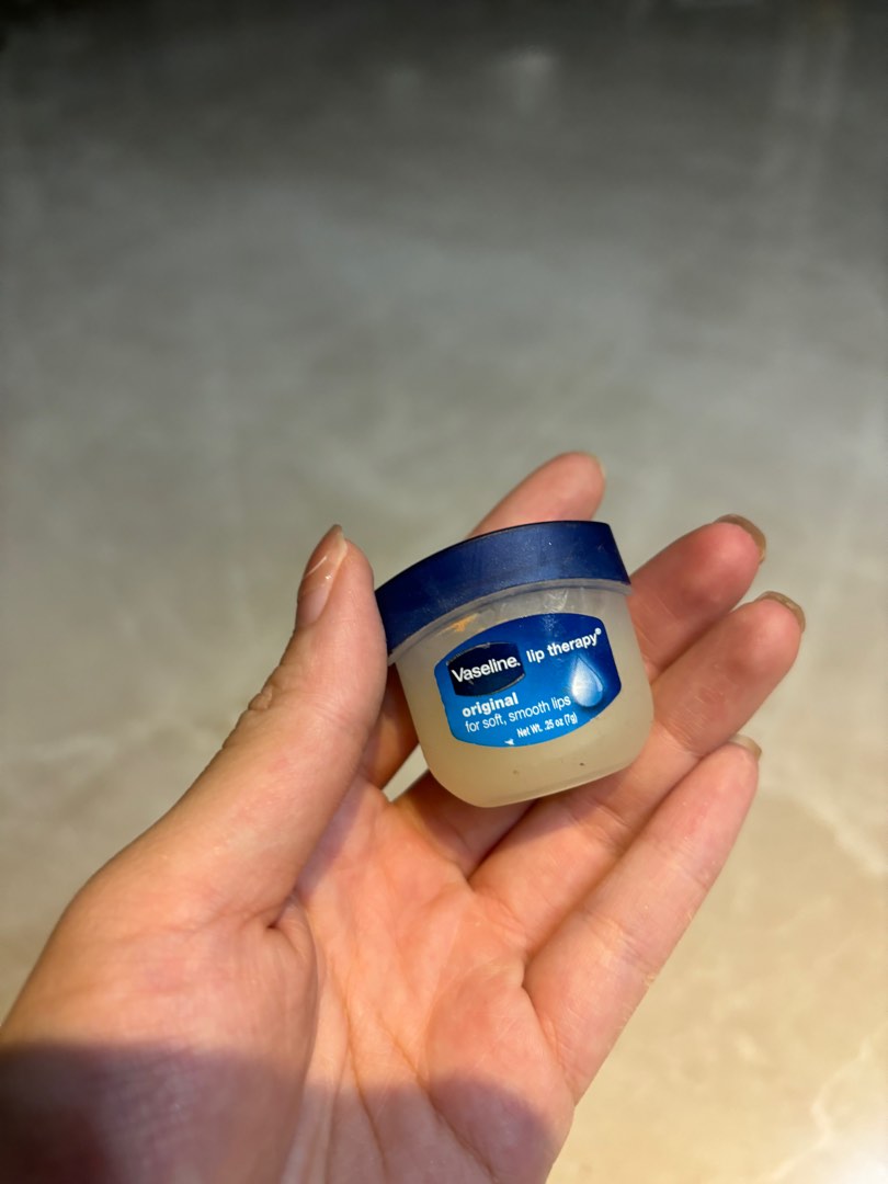 Vaseline Petroleum Jelly mini, Kesehatan & Kecantikan, Rias Wajah di ...