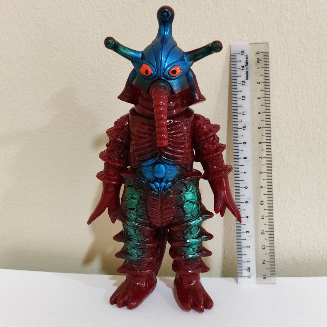 Alien Hipporito Ultraman Kaiju 1984, Hobbies & Toys, Toys & Games on ...