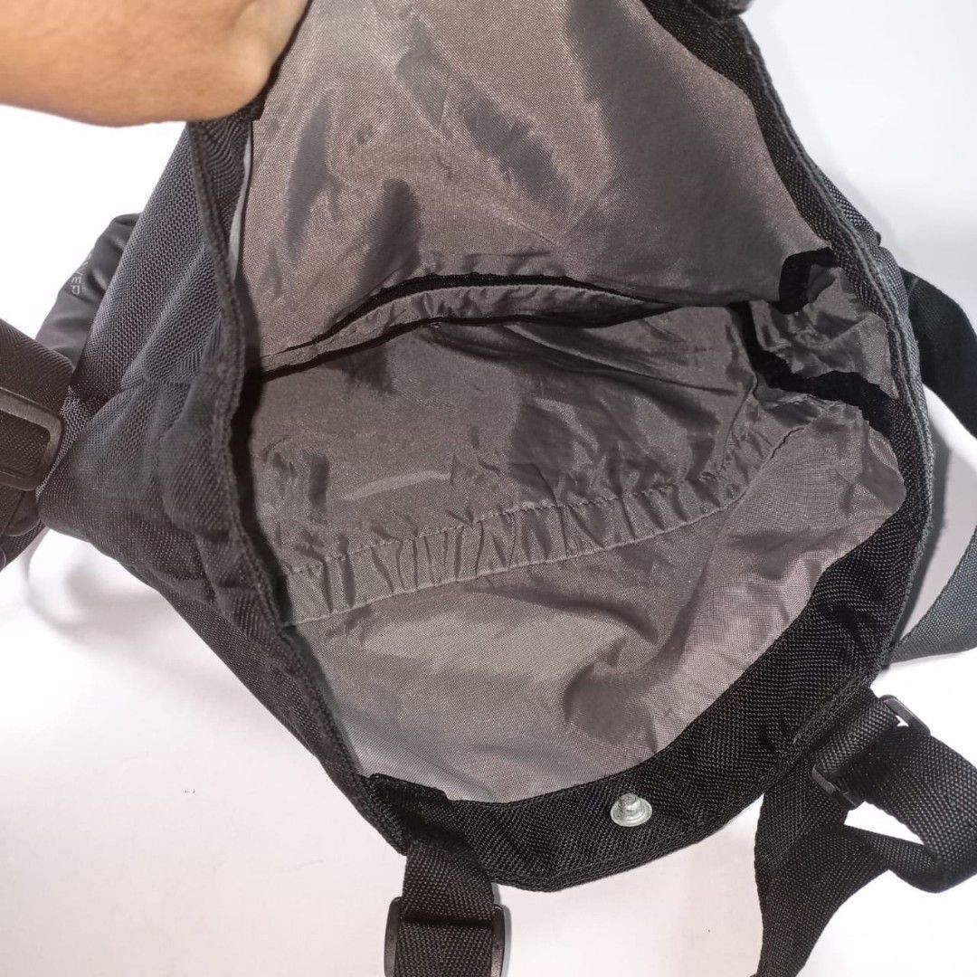 Bodypack original Sling man bag, Fesyen Pria, Tas & Dompet , Tas ...