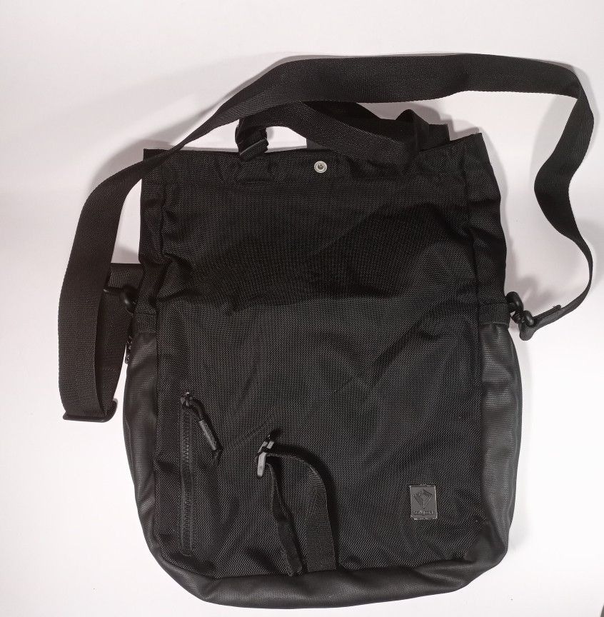 Bodypack original Sling man bag, Fesyen Pria, Tas & Dompet , Tas ...