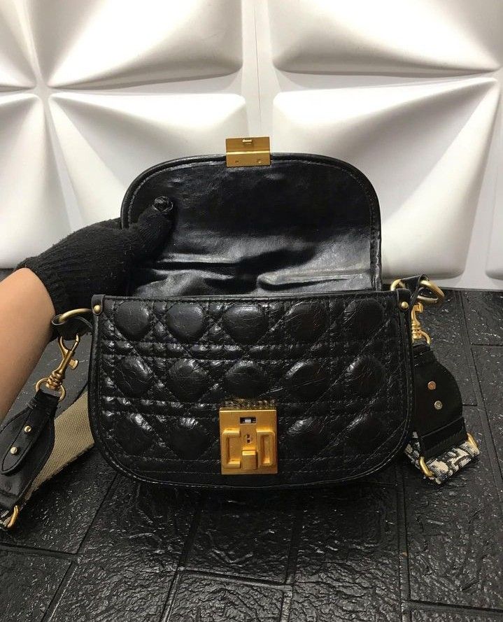 CHRISTIAN DIOR MADE IN ITALY FULL KULIT, Fesyen Wanita, Tas & Dompet di ...