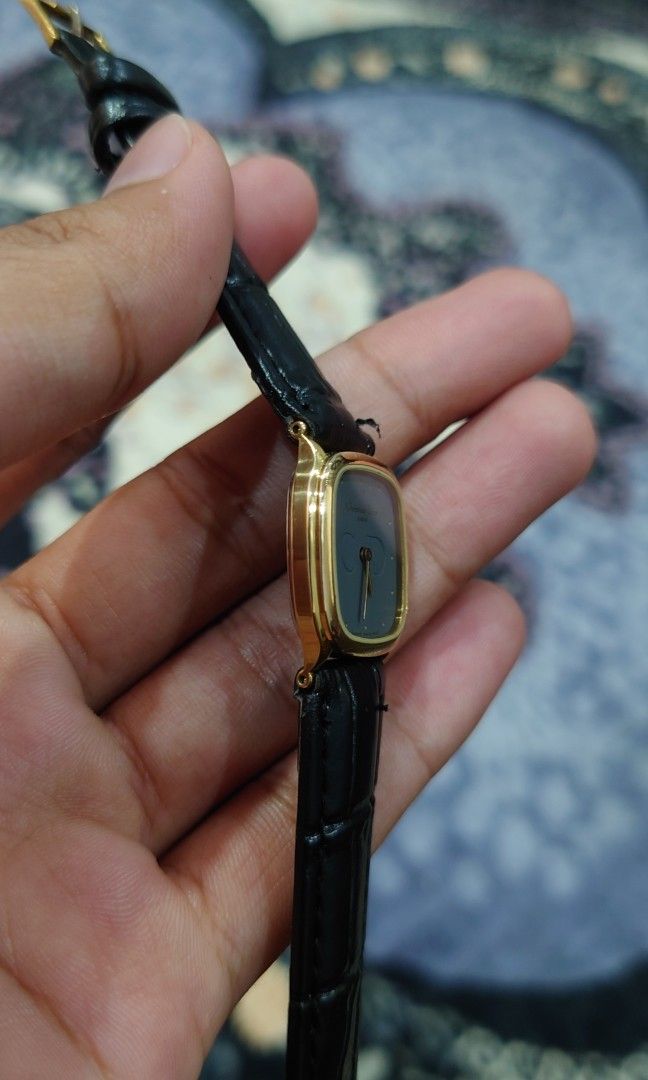 Christian Dior Modele Depose Vintage, Women's Fashion, Watches ...