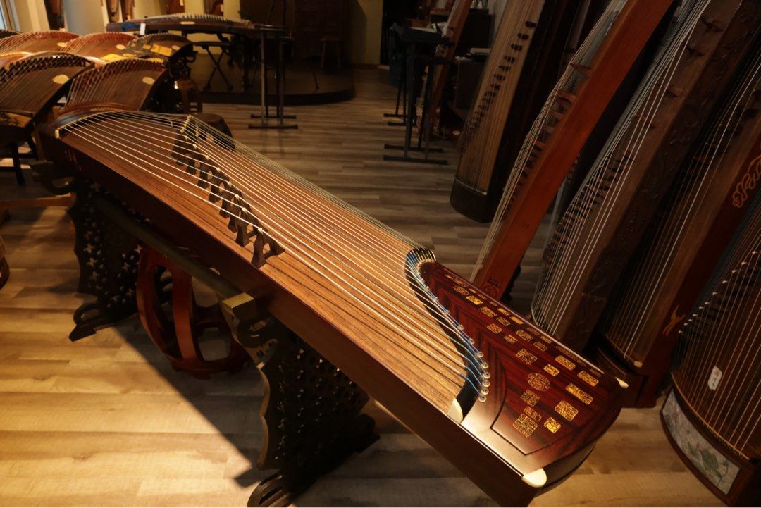 Guzheng 金韻古箏 入門級別 jinyun zither gu zhen, Hobbies & Toys, Music & Media ...