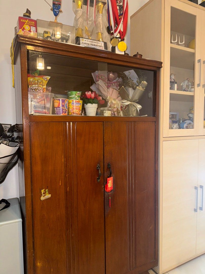 Lemari Kayu, Perabotan Rumah di Carousell