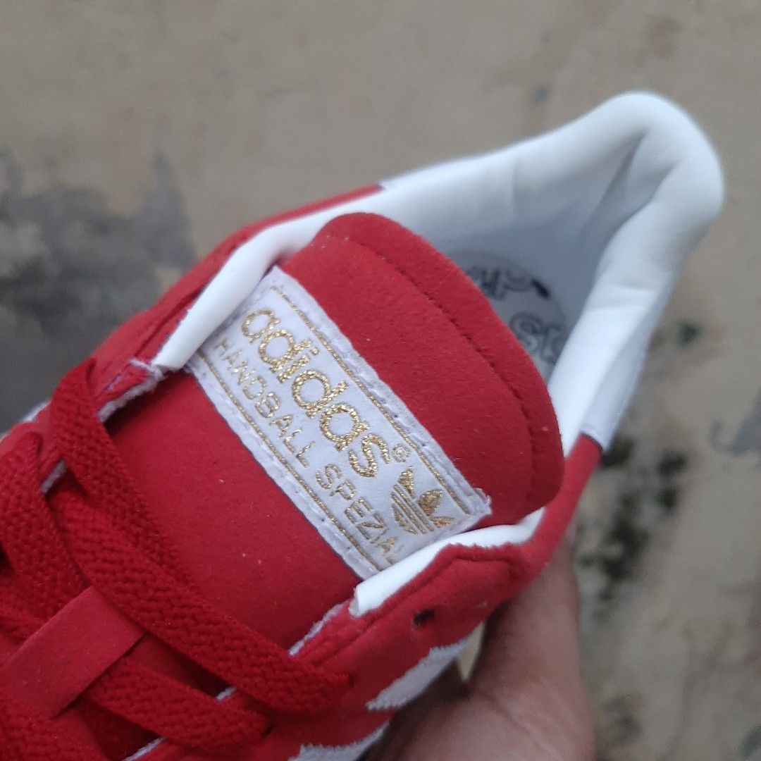 ADIDAS SPEZIAL RED WHITE, Fesyen Pria, Sepatu , Sneakers di Carousell