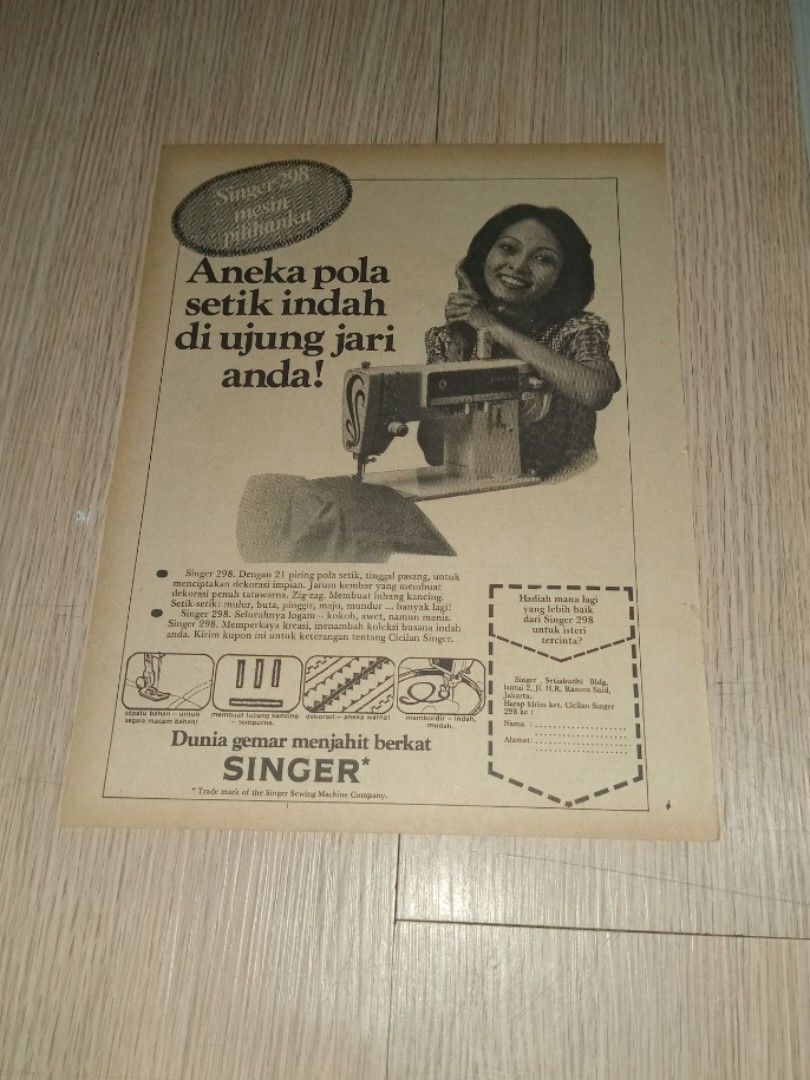 Iklan cetak jadul Singer, Antik, Pajangan di Carousell