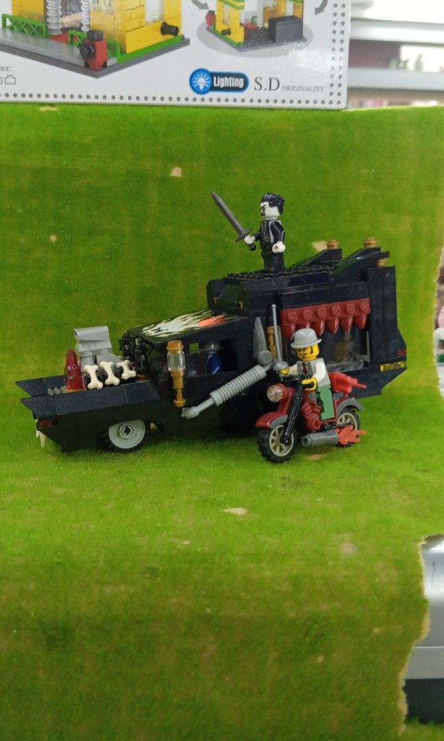 LEGO Monster Fighters 9464 The Vampyre Hearse (Assembled) lego vampire ...