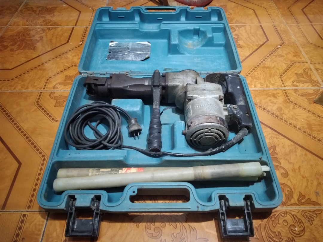 MAKITA HM1201, Commercial & Industrial, Construction Tools & Equipment ...