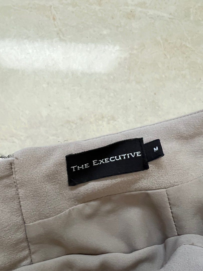 THE EXECUTIVE Rok Span Coklat, Fesyen Wanita, Pakaian Wanita, Gaun & Rok di Carousell