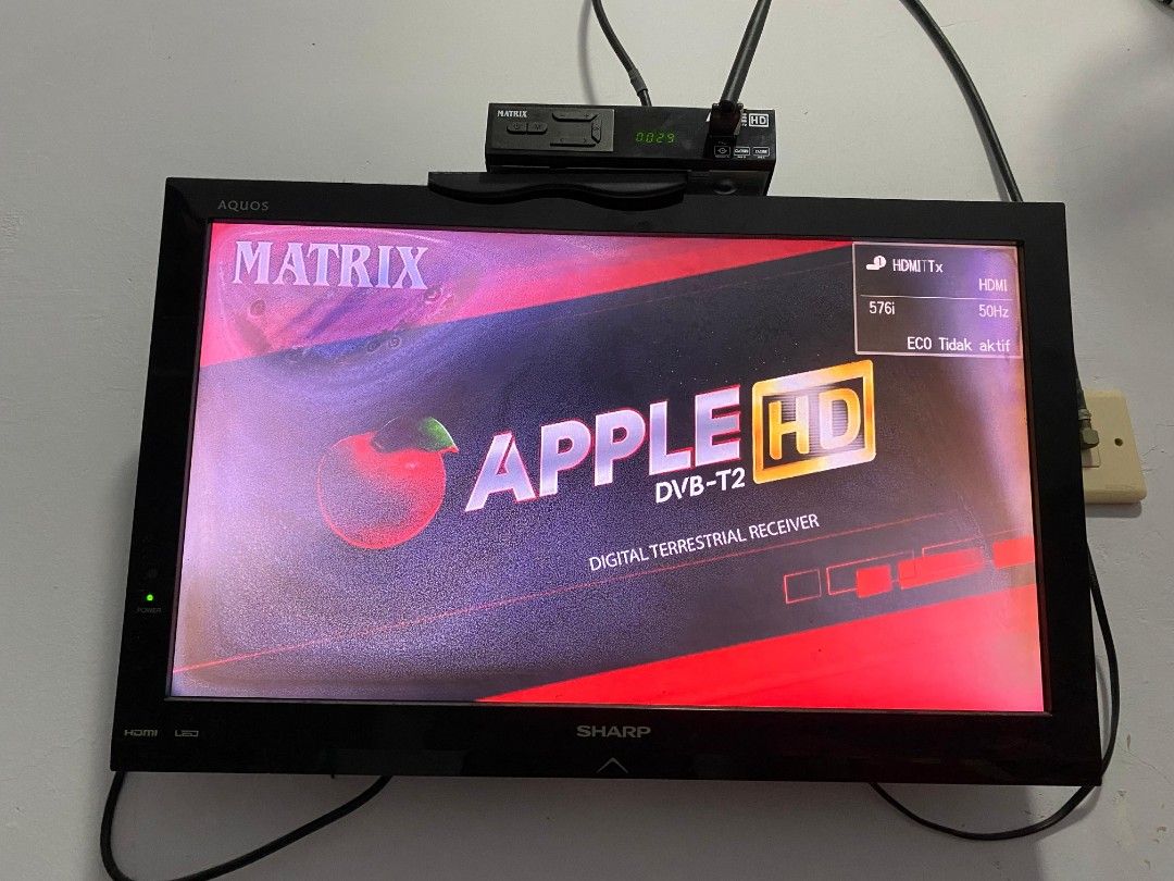 Tv sharp 21 inch + stb matrix, Elektronik, TV & Perlengkapan Hiburan di ...