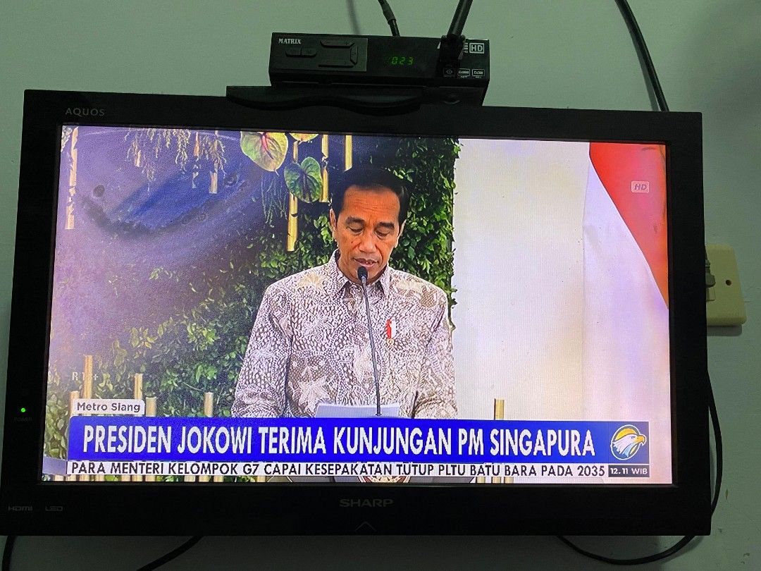 Tv sharp 21 inch + stb matrix, Elektronik, TV & Perlengkapan Hiburan di ...