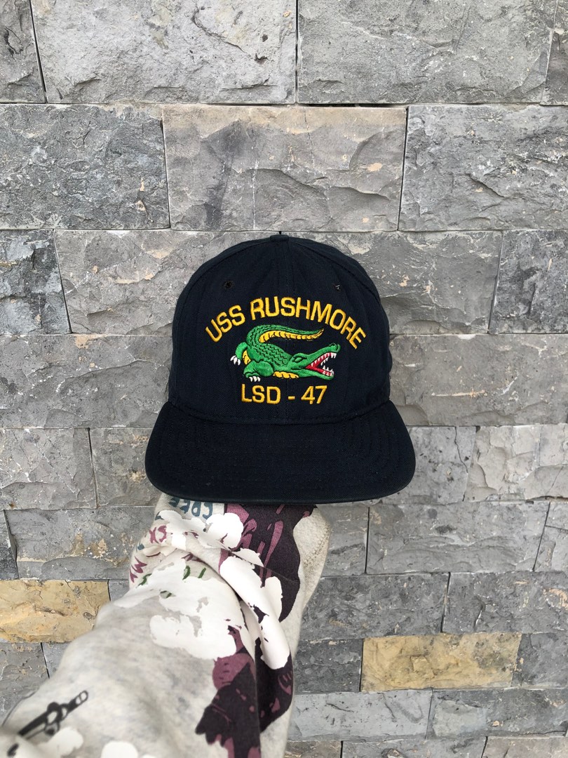 Vtg Caps Uss Rushmore LSD-47, Fesyen Pria, Aksesoris, Topi di Carousell