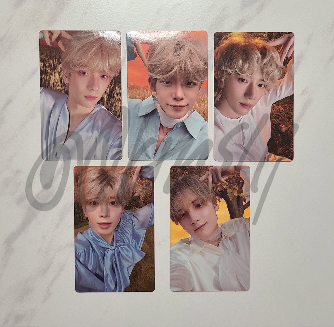 放 txt light 專輯 set，連小卡和weverse特典可拆 wvs (已購,連國際運費）, 興趣及遊戲, 收藏品及紀念品, 韓流 ...