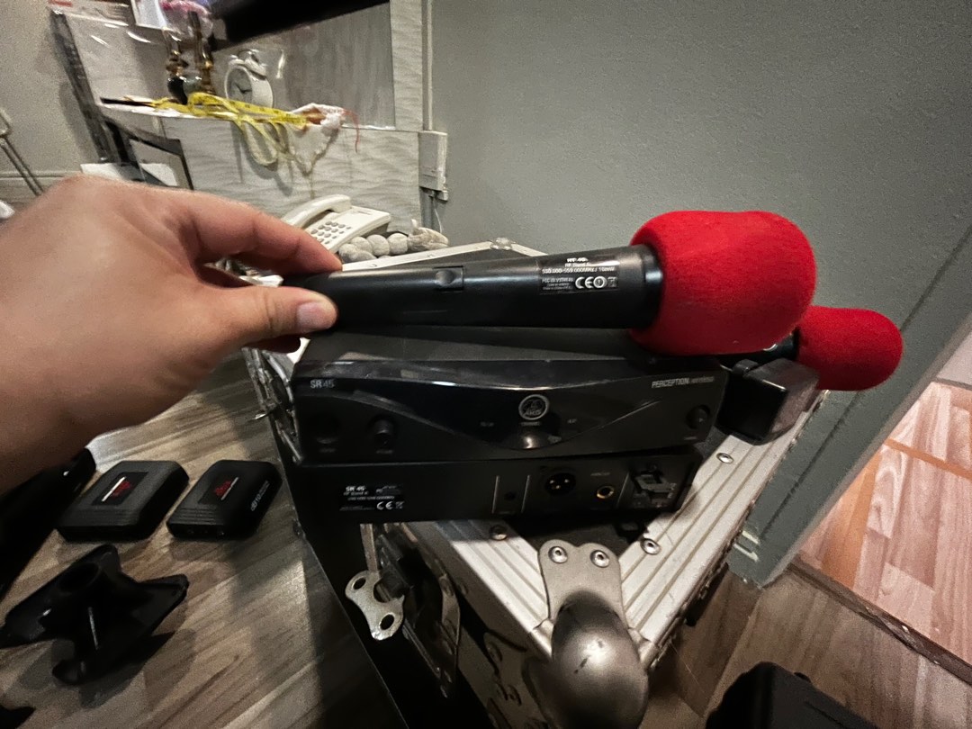 AKG 45 Perception Twin Wireless Mic with receiver & throw in a free ...