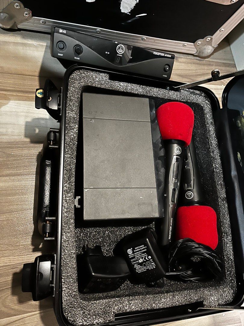 AKG 45 Perception Twin Wireless Mic with receiver & throw in a free ...