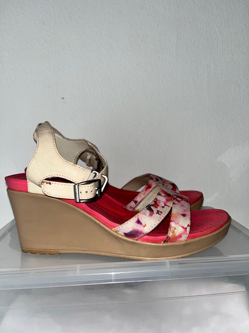 Crocs wedges, Women's Fashion, Footwear, Wedges on Carousell