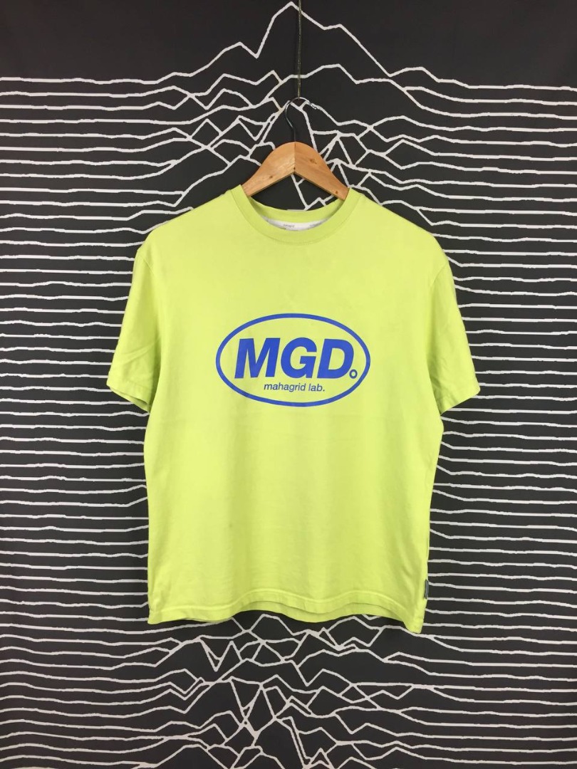 Mahagrid MGD Korean Brand Spell Out Logo Tee, Men's Fashion, Tops ...