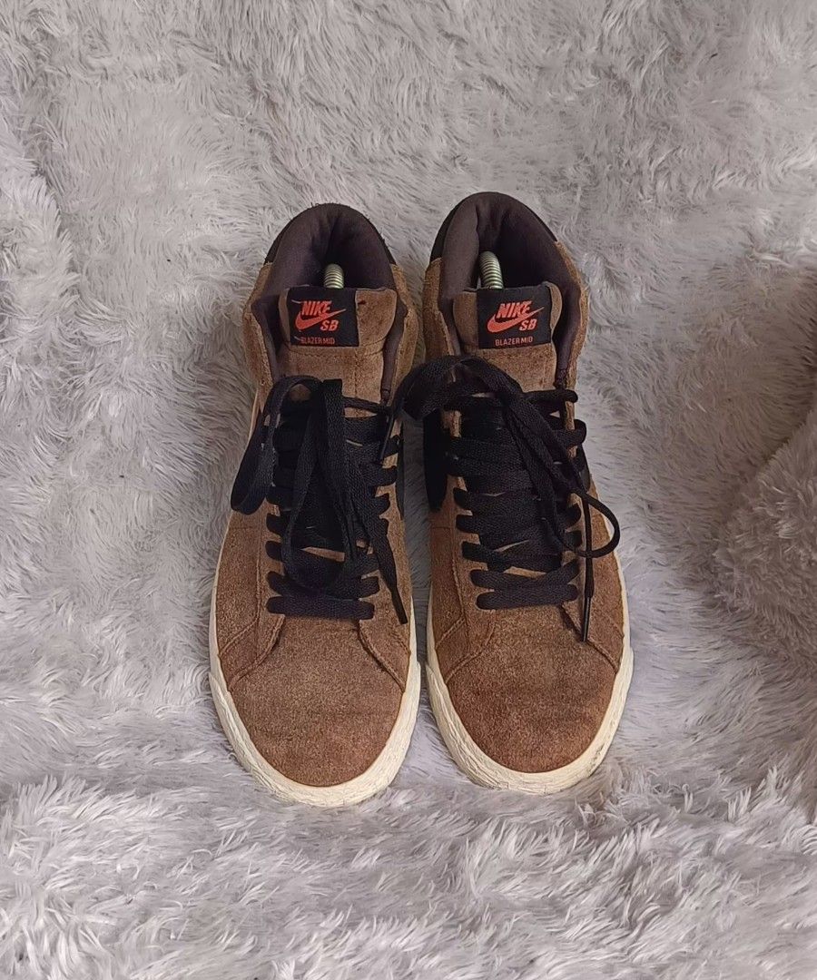 Nike SB blazer mid light british tan, Fesyen Pria, Sepatu , Sneakers di ...
