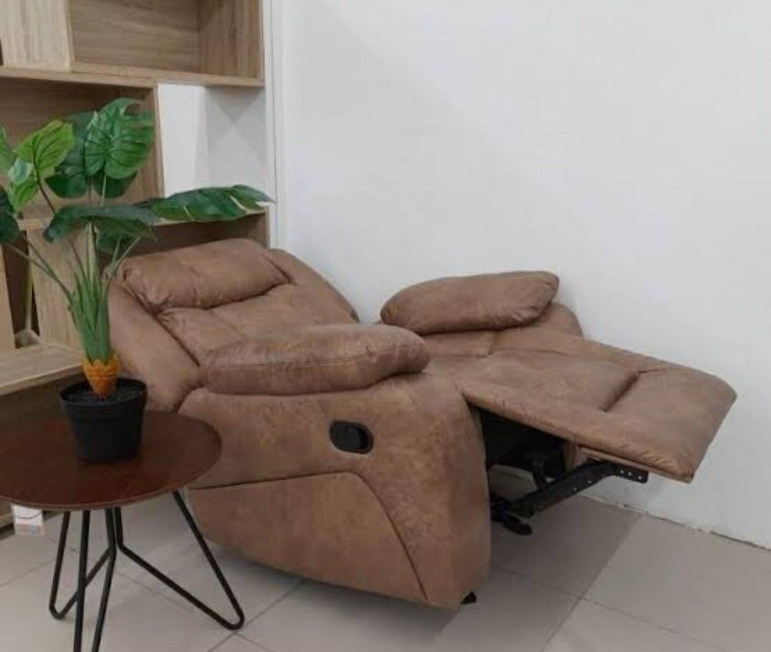 Sofa Recliner Goyang, Perabotan Rumah di Carousell