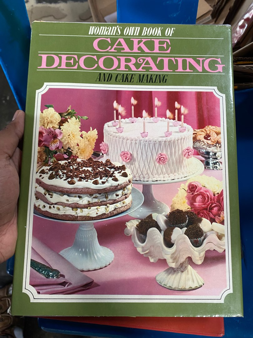 Vintage 1966 cake decorating and cake making book, Hobbies & Toys ...