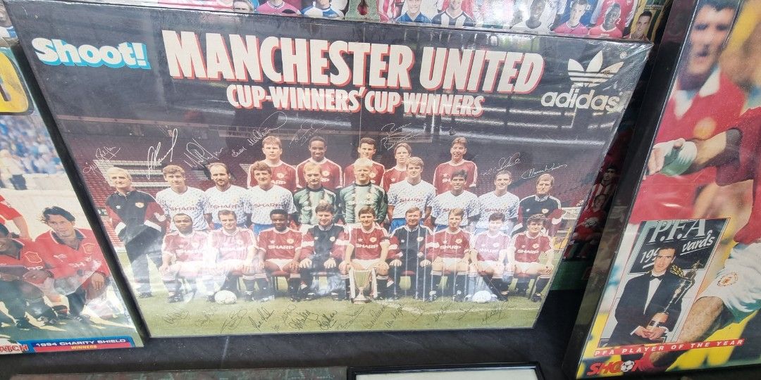 Vintage 1990s MANCHESTER UNITED MU Poster Framed Rare, Hobbies & Toys ...