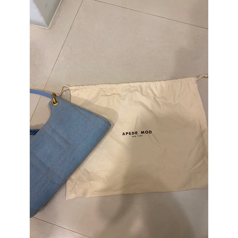 全新 Apede Mod Froggy系列 青蛙腋下包 紐約牌 女用肩背包, 名牌精品, 精品包與皮夾在旋轉拍賣