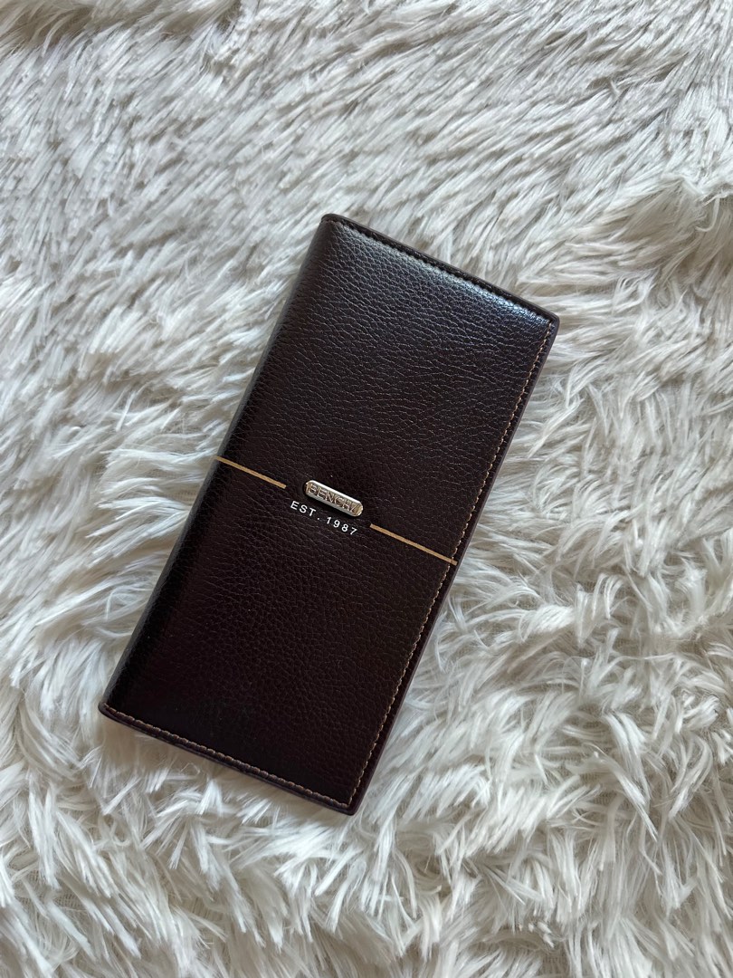 Bench long bifold wallet, Luxury, Bags & Wallets on Carousell