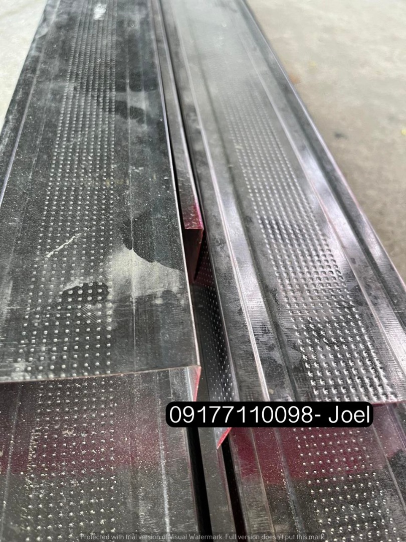 METAL STUDS 2x3x12ft, Commercial & Industrial, Construction & Building ...