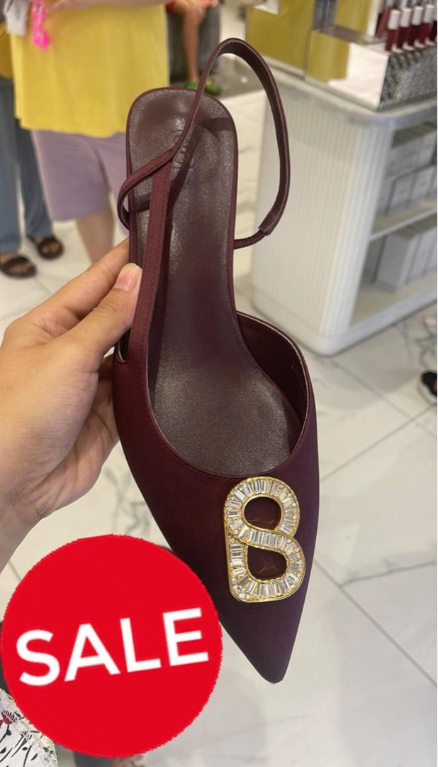 NEW Sarah Shoes Buttonscarves ORIGINAL, Fesyen Wanita, Sepatu di Carousell