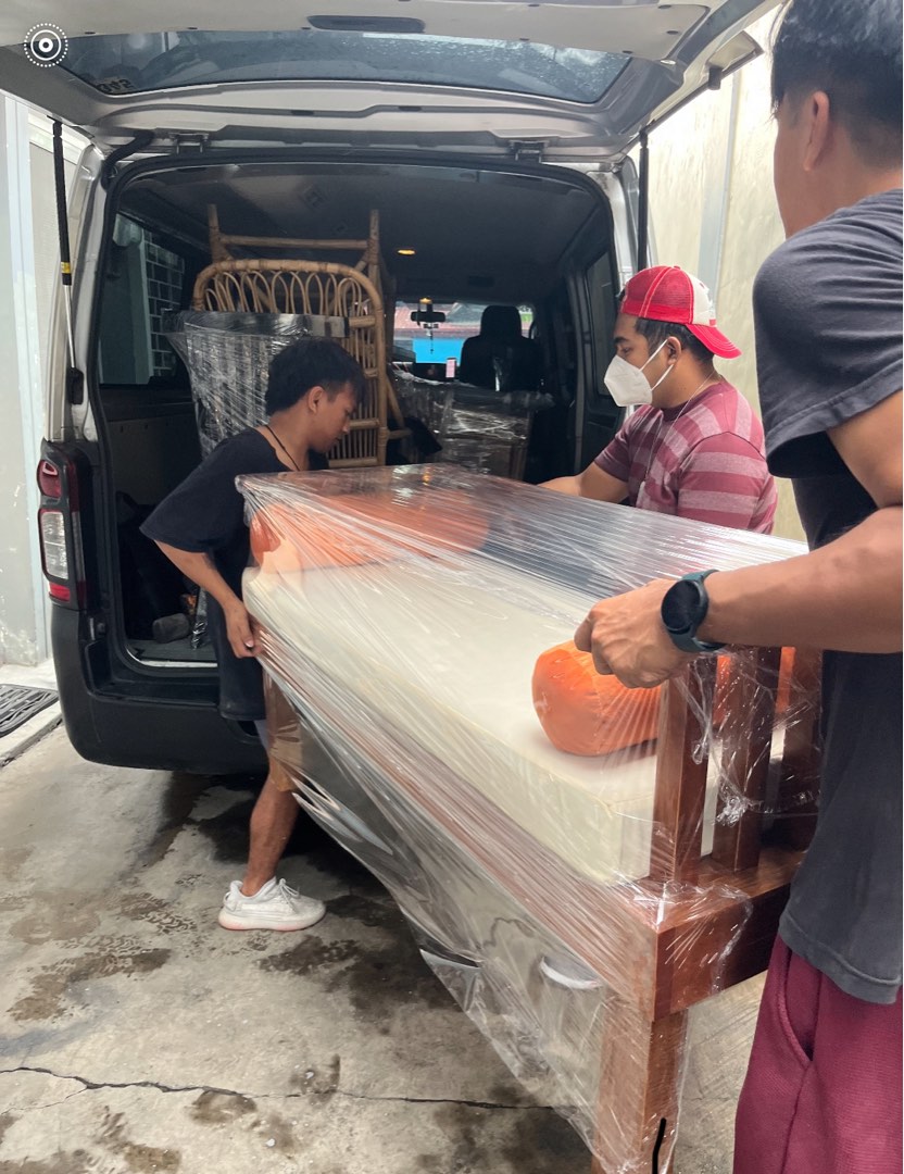 Pre loved Solid Mahogany wood Bench with uratex cushion and bolster ...