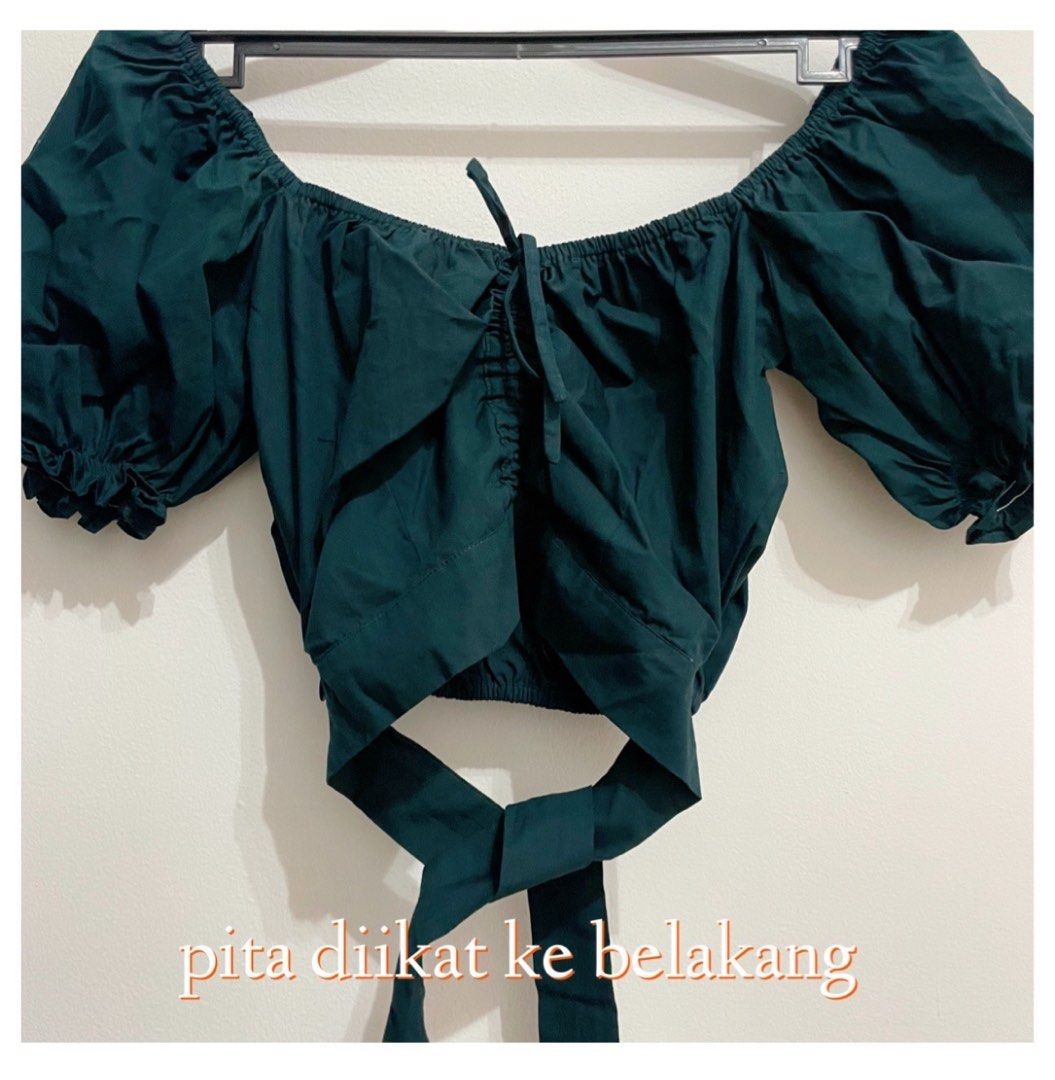 Sabrina Top hijau emerald premium, Fesyen Wanita, Pakaian Wanita ...
