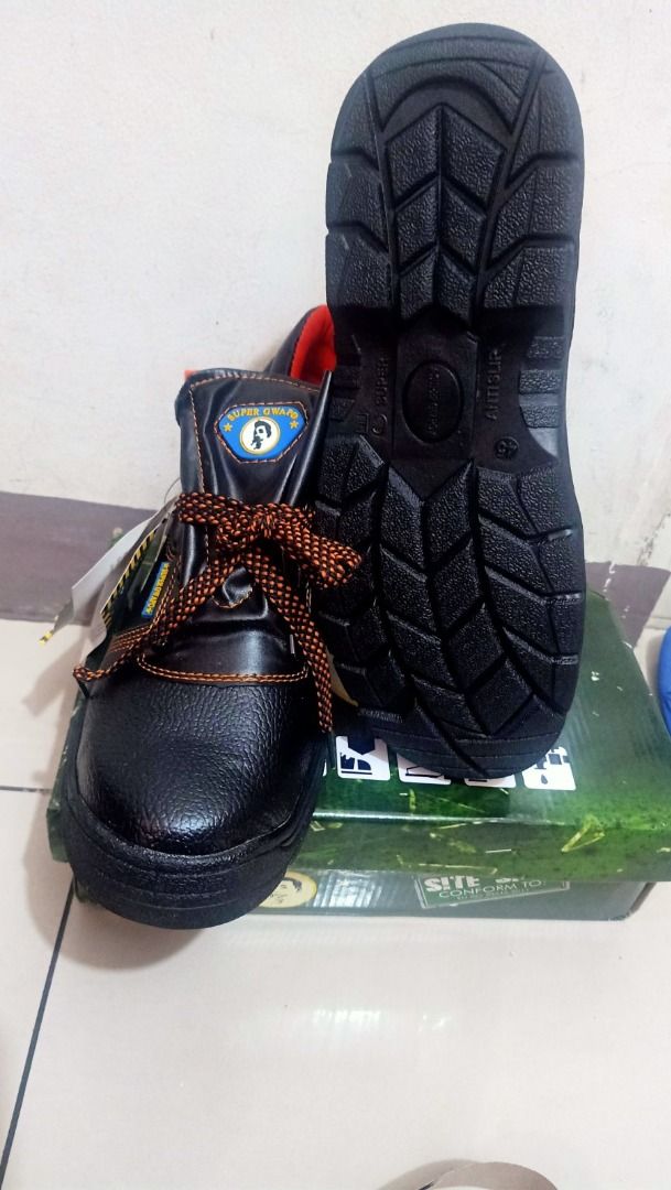SAFETY SHOES SUPER GWAPO, Commercial & Industrial, Construction Tools ...