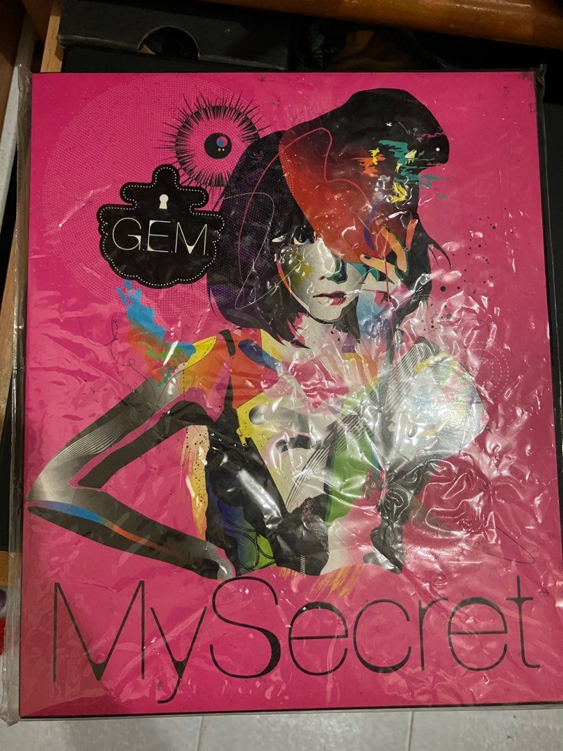 G.E.M. GEM 鄧紫棋 全新 只拆開簽名 雙簽 MySecret 限量特別版 專輯, 興趣及遊戲, 音樂、樂器 & 配件, 音樂與媒體 - CD 及 DVD - Carousell