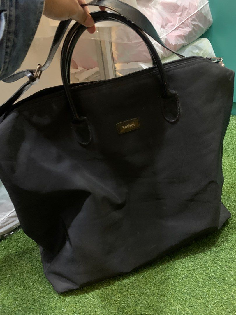 HAND carry bag, Luxury, Bags & Wallets on Carousell