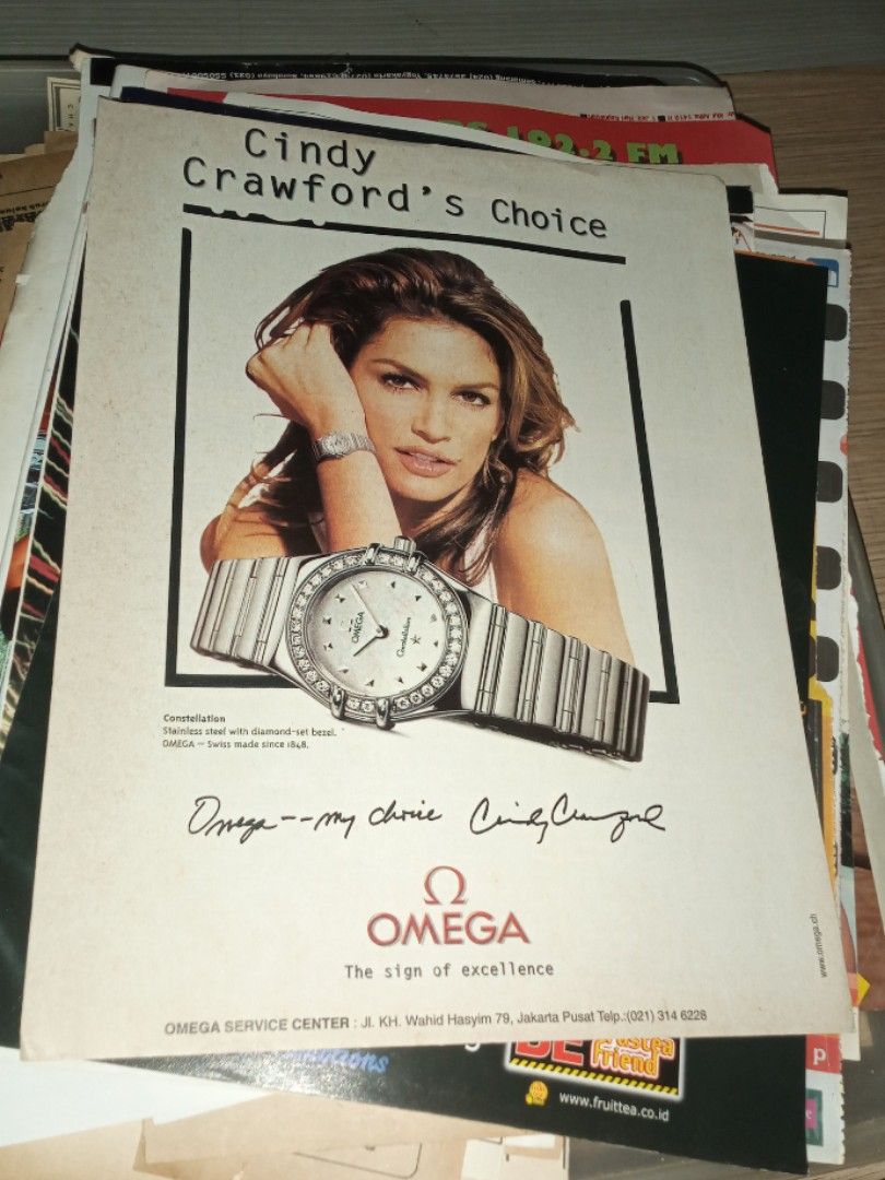 Iklan cetak jadul Jam Omega Cindy Crawford, Antik, Pajangan di Carousell