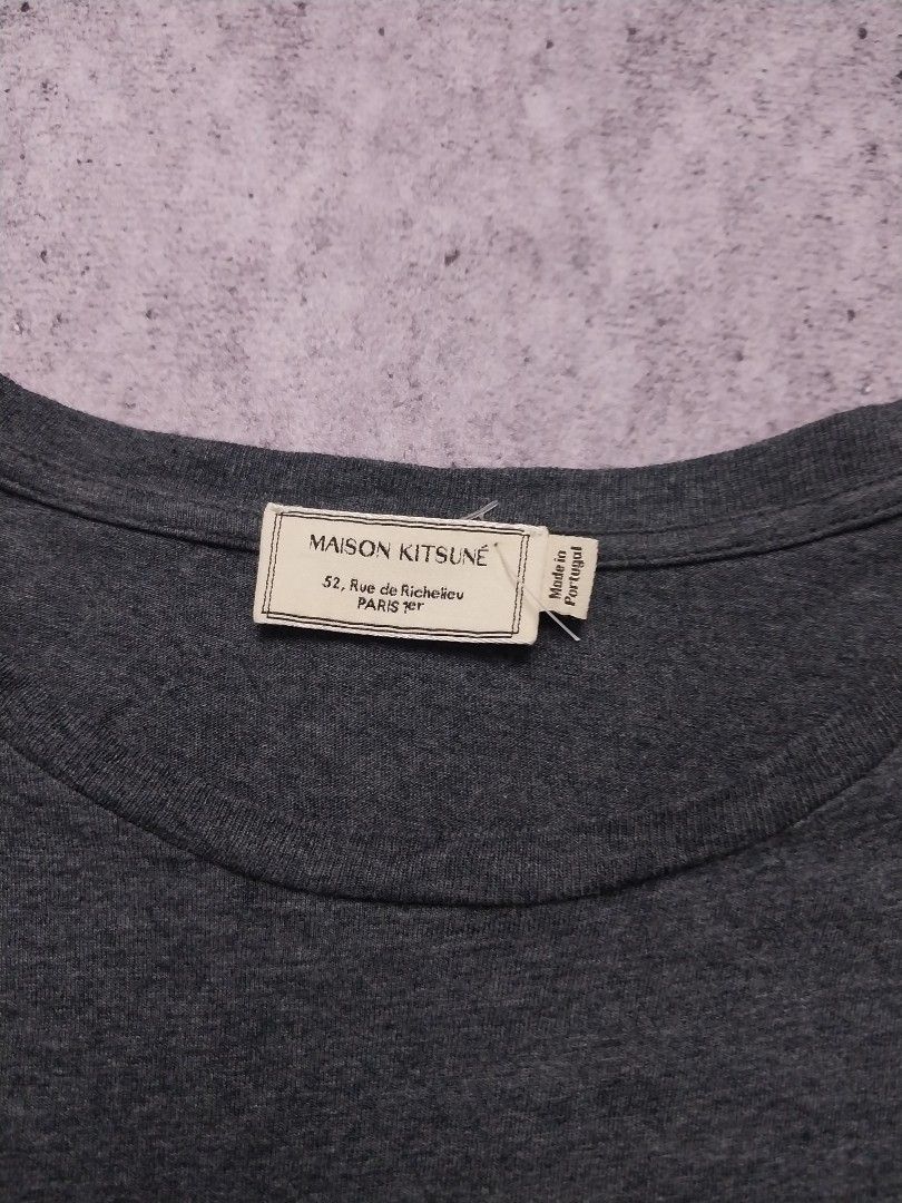 KAOS MISON KITSUNE, Fesyen Pria, Pakaian , Atasan di Carousell