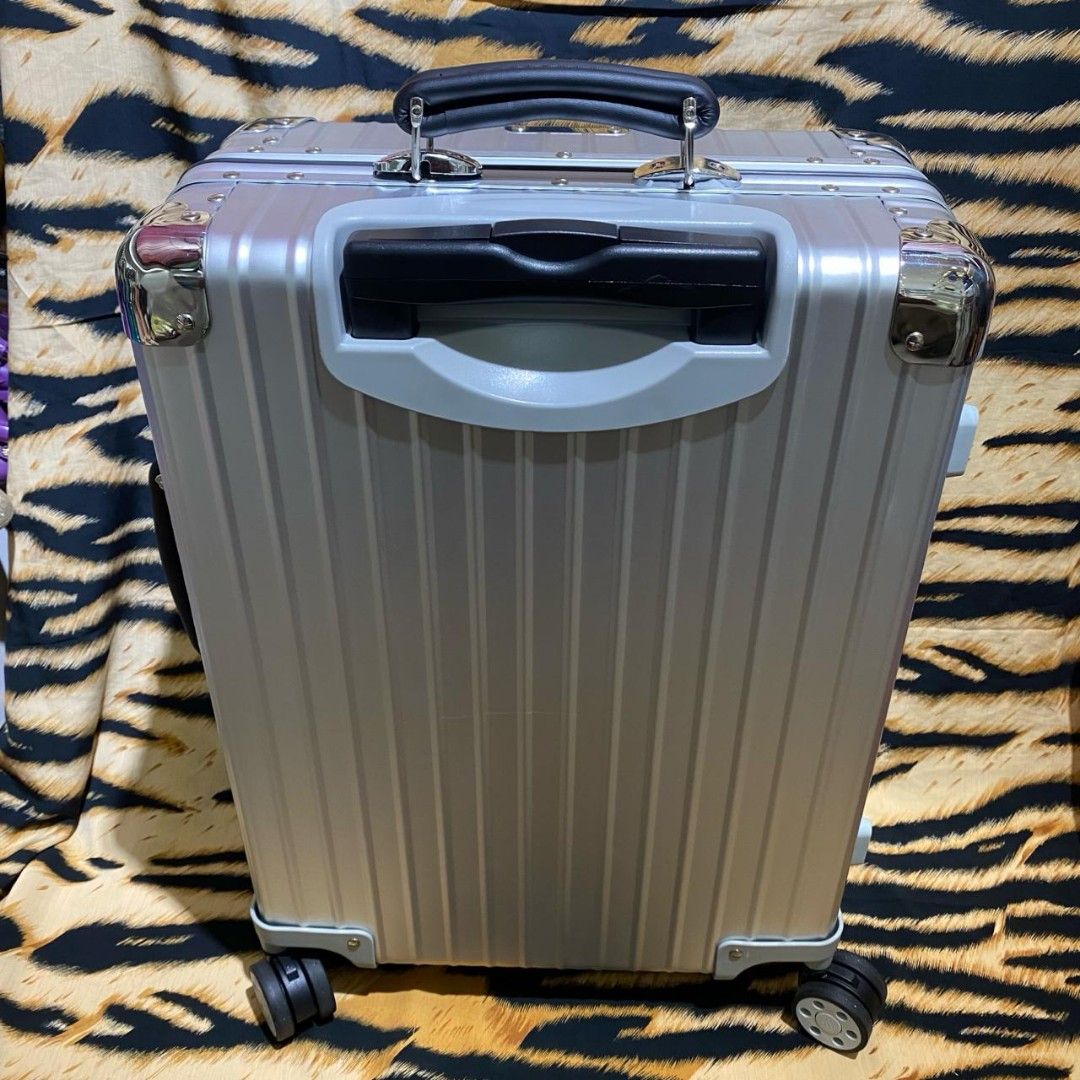 Koper rimowa, Fesyen Wanita, Tas & Dompet di Carousell