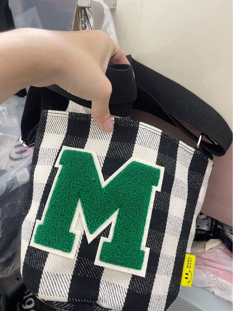 全新限量韓國品牌MAKOMAKI 帆布水桶包, 她的時尚, 包包、錢包, 肩背、側背包在旋轉拍賣