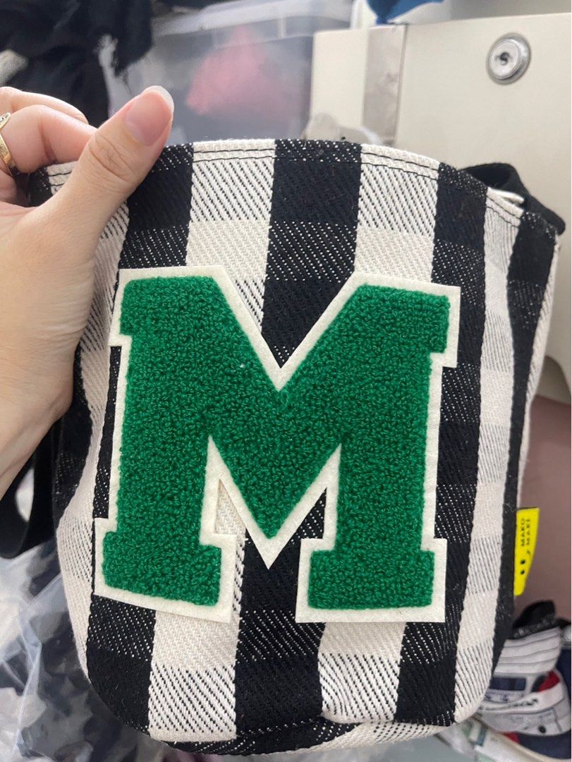 全新限量韓國品牌MAKOMAKI 帆布水桶包, 她的時尚, 包包、錢包, 肩背、側背包在旋轉拍賣