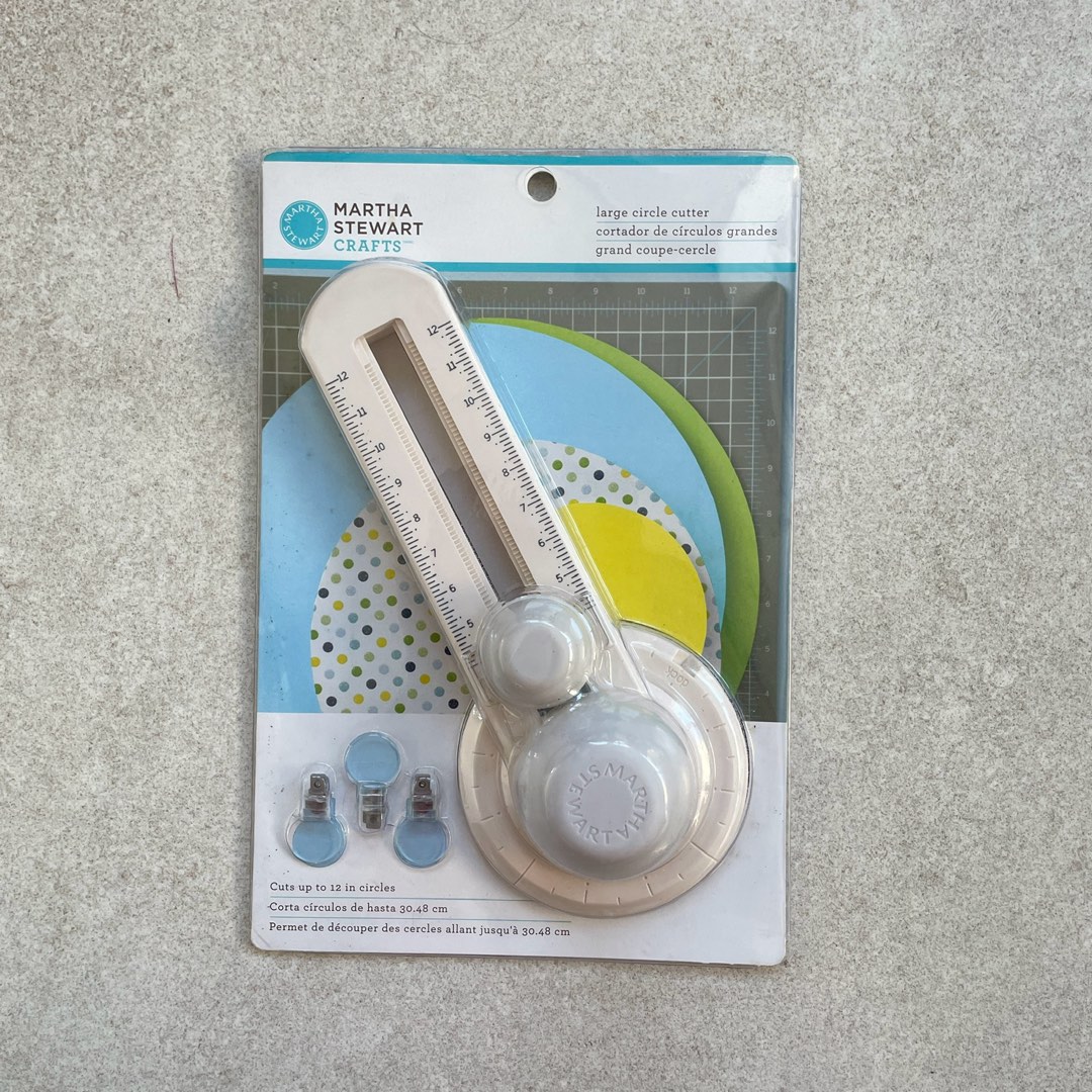 MARTHA STEWART Large Circle Cutter, Hobbies & Toys, Stationary & Craft ...