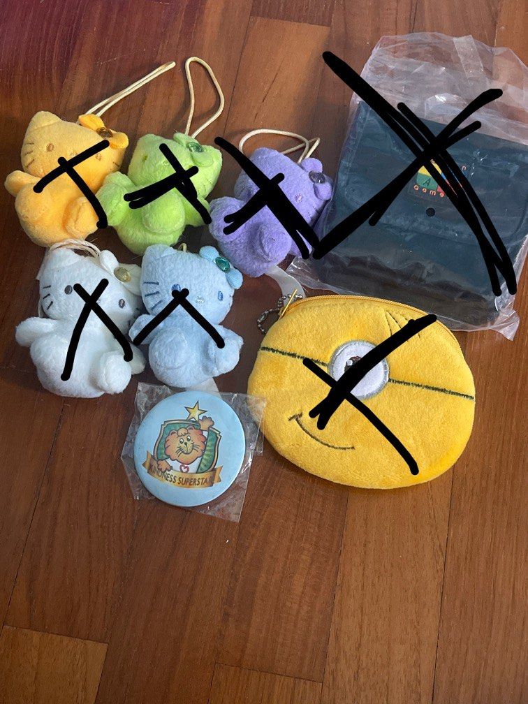 Minion pouch, badge, camera pouch and hello kitty, Hobbies & Toys, Toys ...