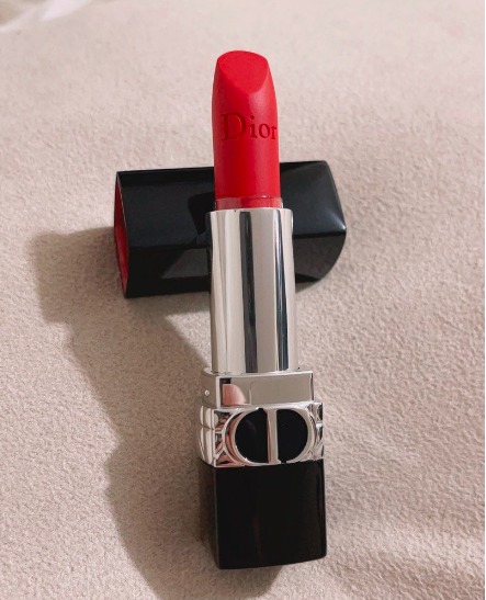 Rouge Dior 888 Strong Red, Kesehatan & Kecantikan, Rias Wajah di Carousell