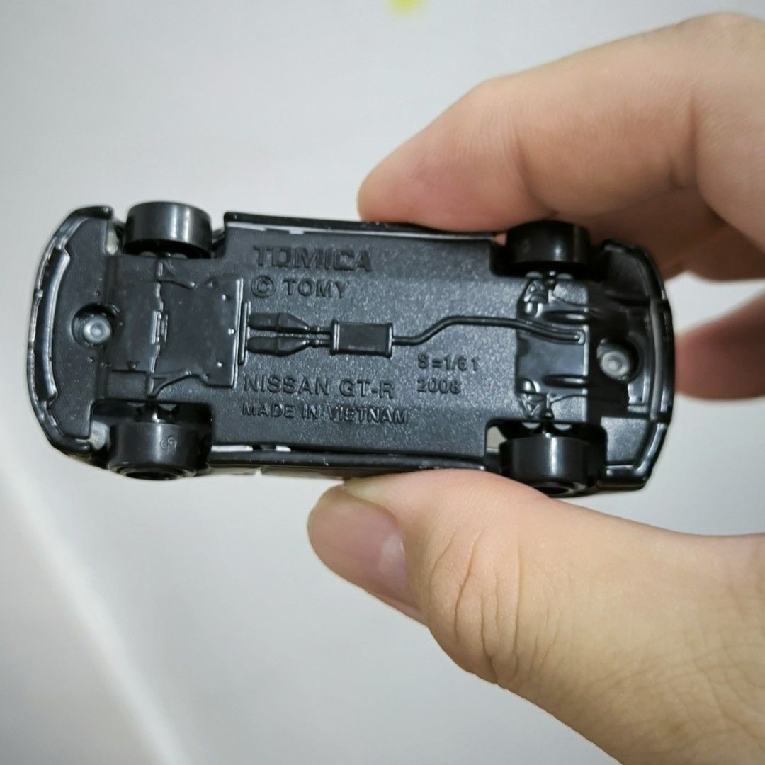 Tomica Nissan Skyline GT-R R35 police car, Hobbies & Toys, Toys & Games ...