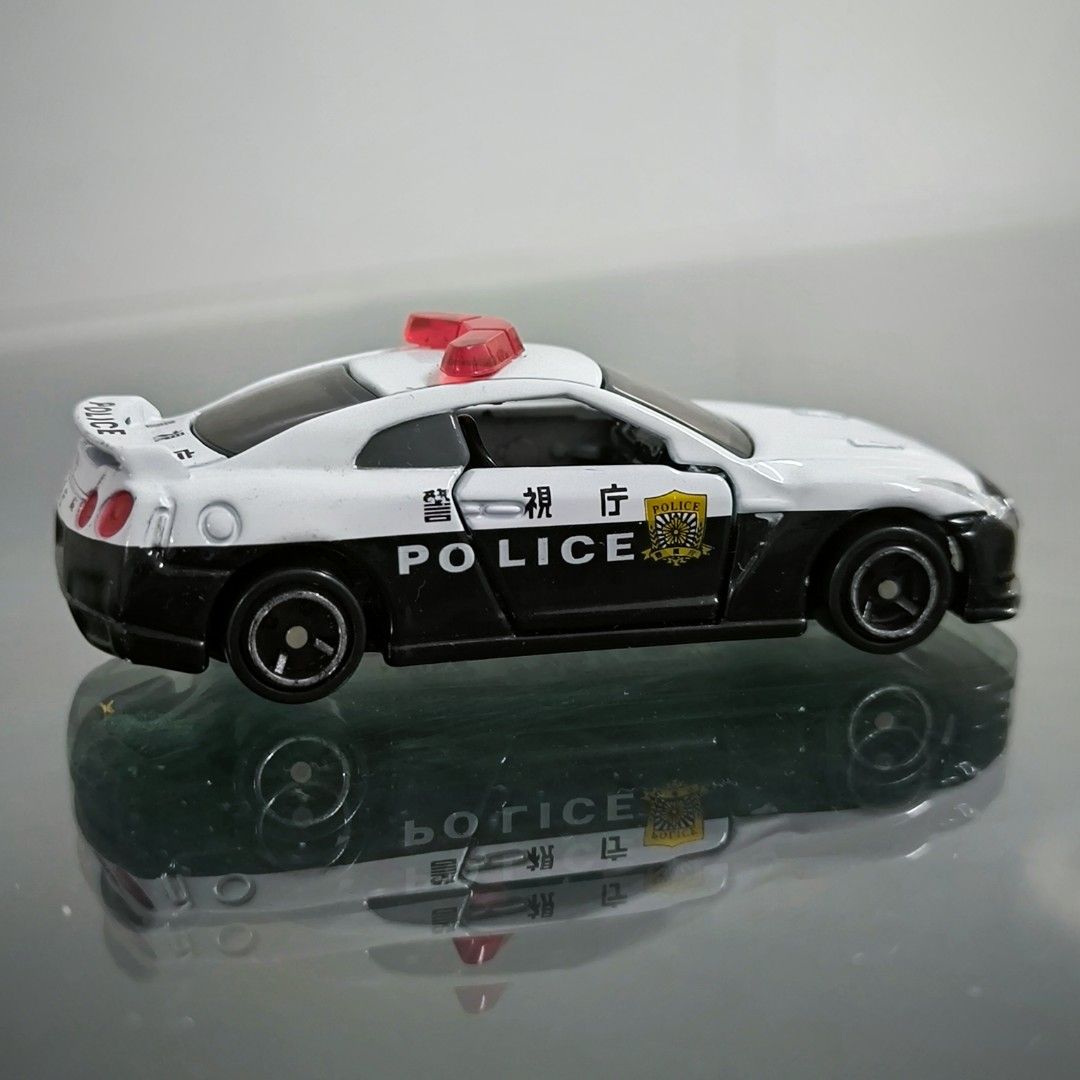 Tomica Nissan Skyline GT-R R35 police car, Hobbies & Toys, Toys & Games ...