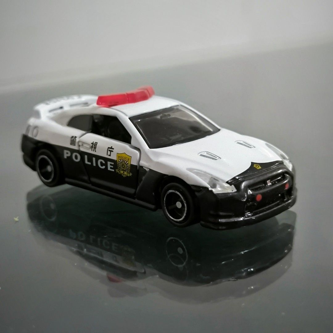 Tomica Nissan Skyline GT-R R35 police car, Hobbies & Toys, Toys & Games ...