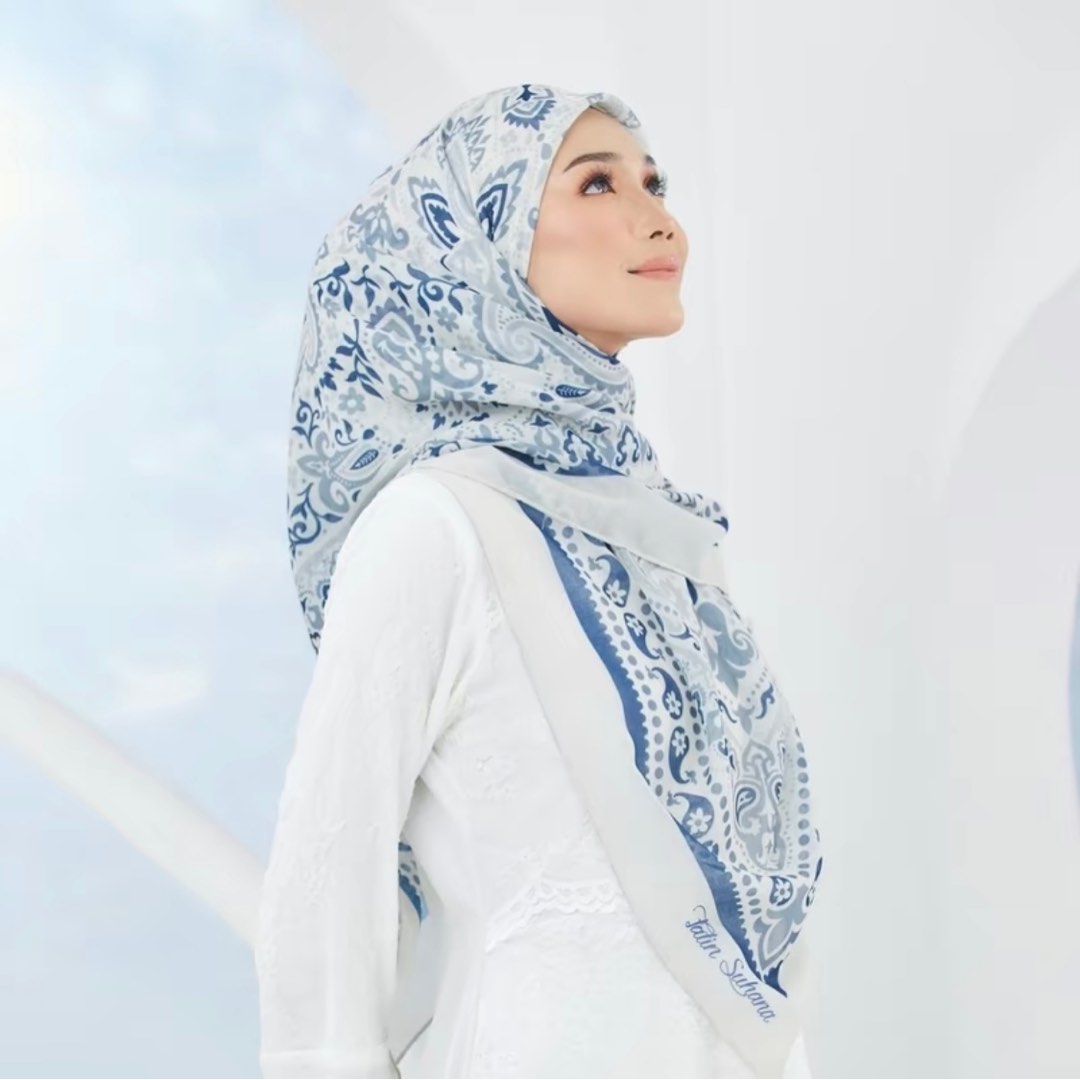 tudung bawal Fatin suhana, Women's Fashion, Muslimah Fashion, Hijabs on ...